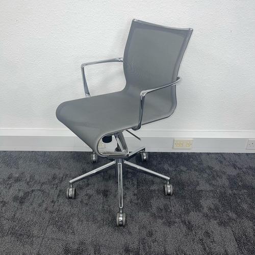 Statement Swivel Chairs: Impressive, Exciting, and Colorful