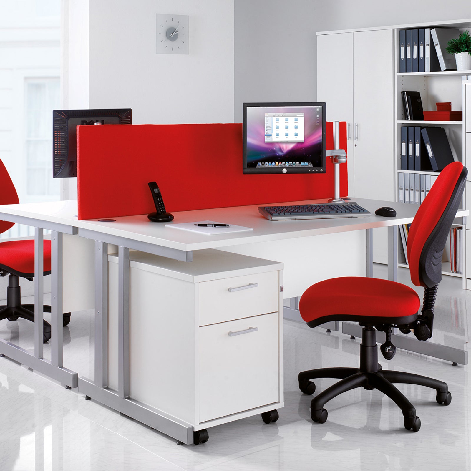 How to choose the right computer desk? - Kings Office Furniture