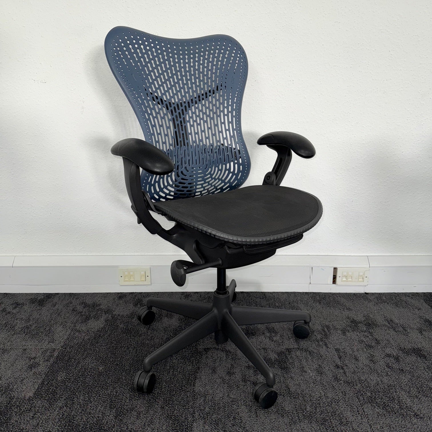 Refurbished and Used Herman Miller Office Furniture