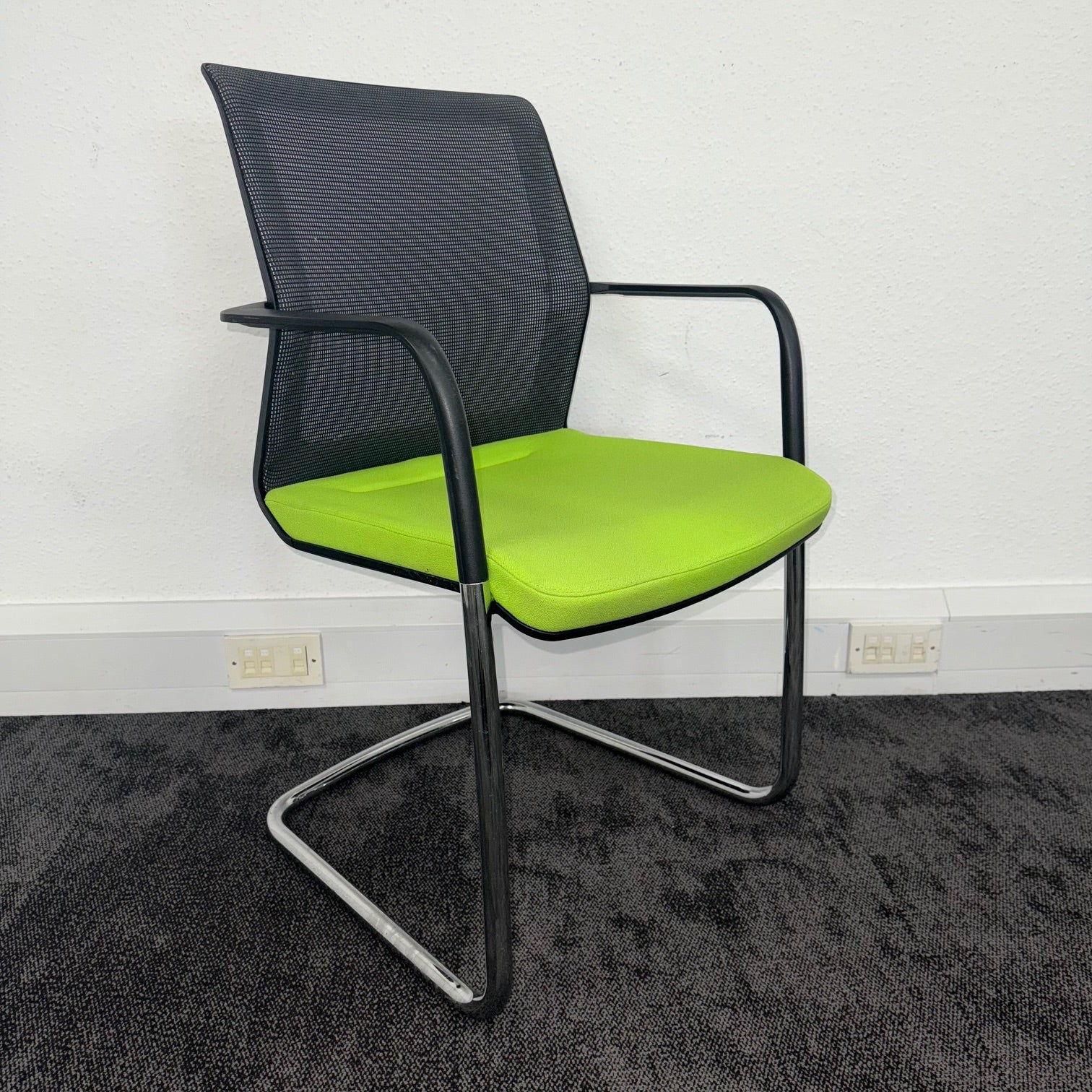 Used Orangebox Workday Meeting Chair - Kings Office Furniture