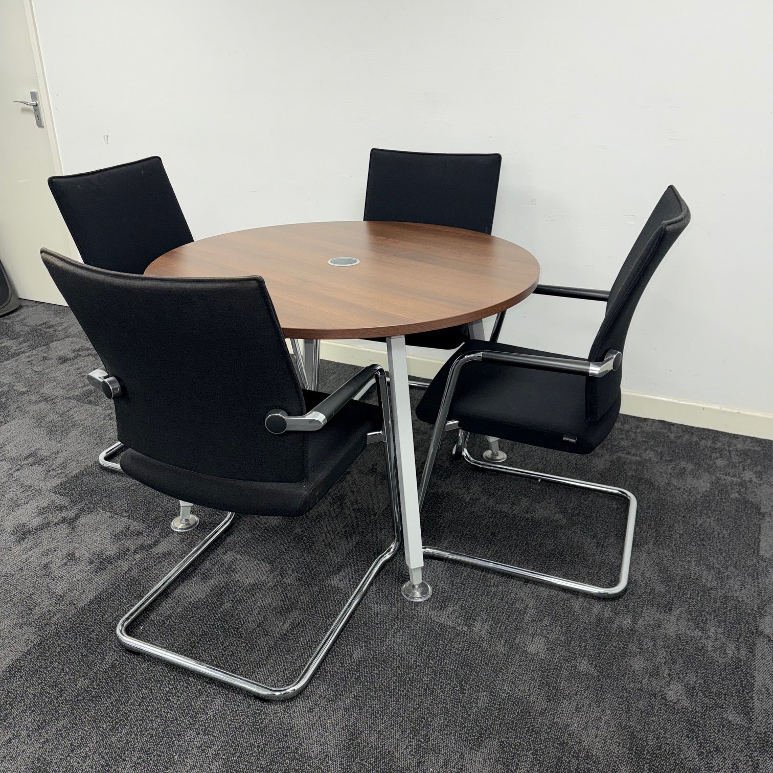 Used Meeting Table and Chairs Set - Kings Office Furniture